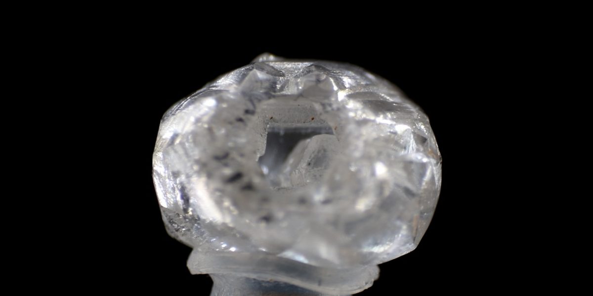 De Beers Discovers Free-Moving Diamond Inside Diamond - Endiama
